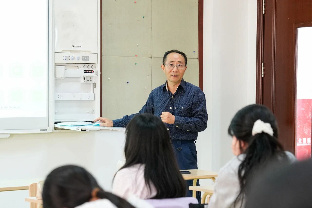 Shanghai Starriver Bilingual School